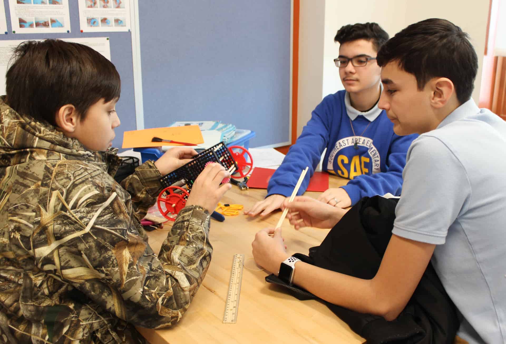 Project SYNCERE draws Chicago's underrepresented youth into engineering ...