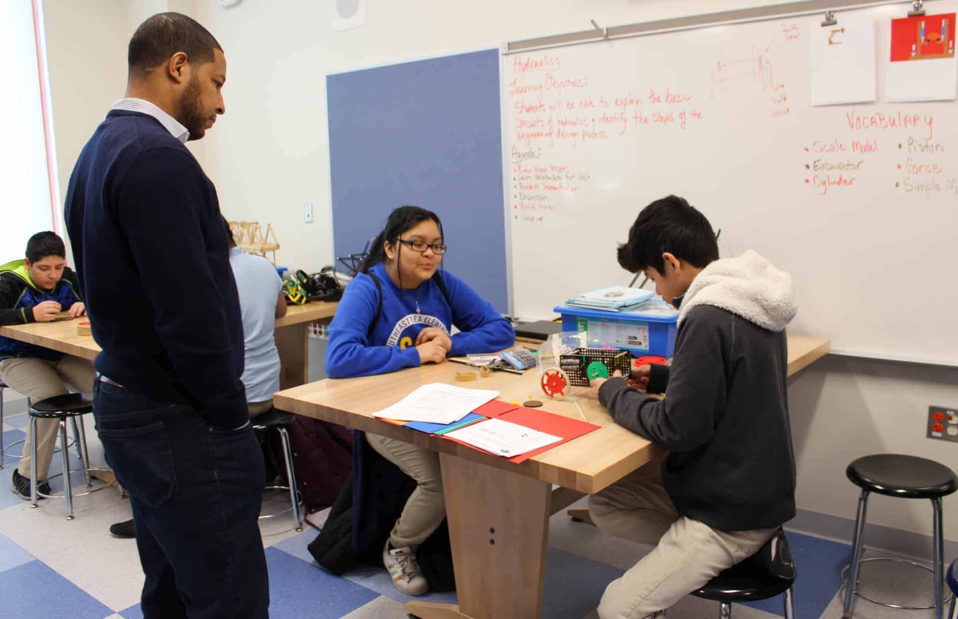 Project SYNCERE draws Chicago's underrepresented youth into engineering ...