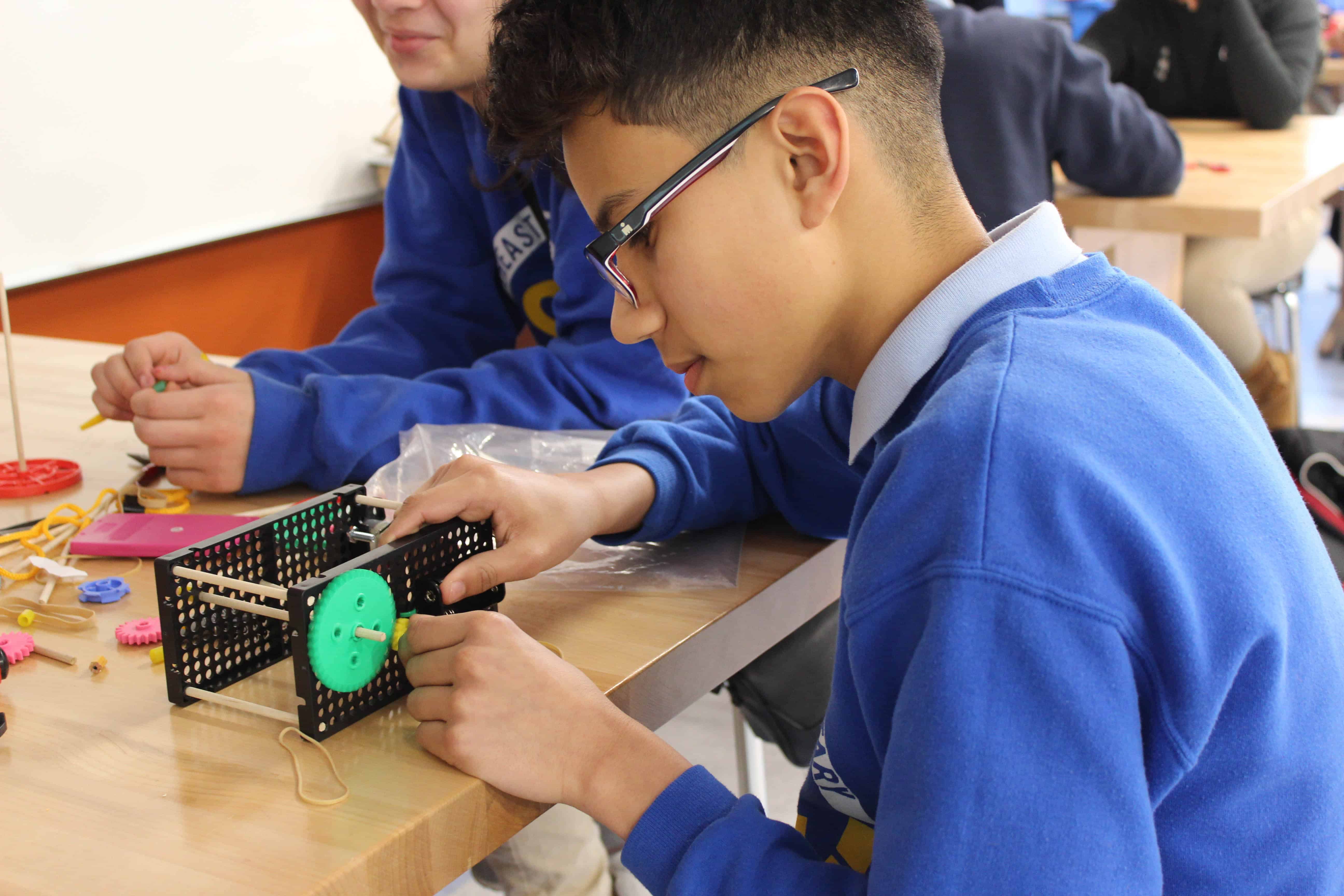 Project SYNCERE draws Chicago's underrepresented youth into engineering - EdNC