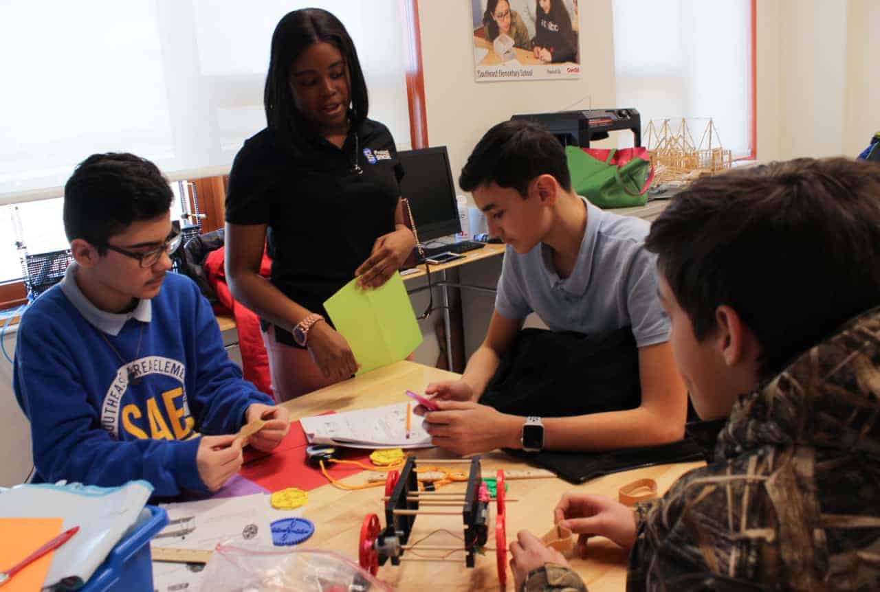 Project SYNCERE draws Chicago's underrepresented youth into engineering ...