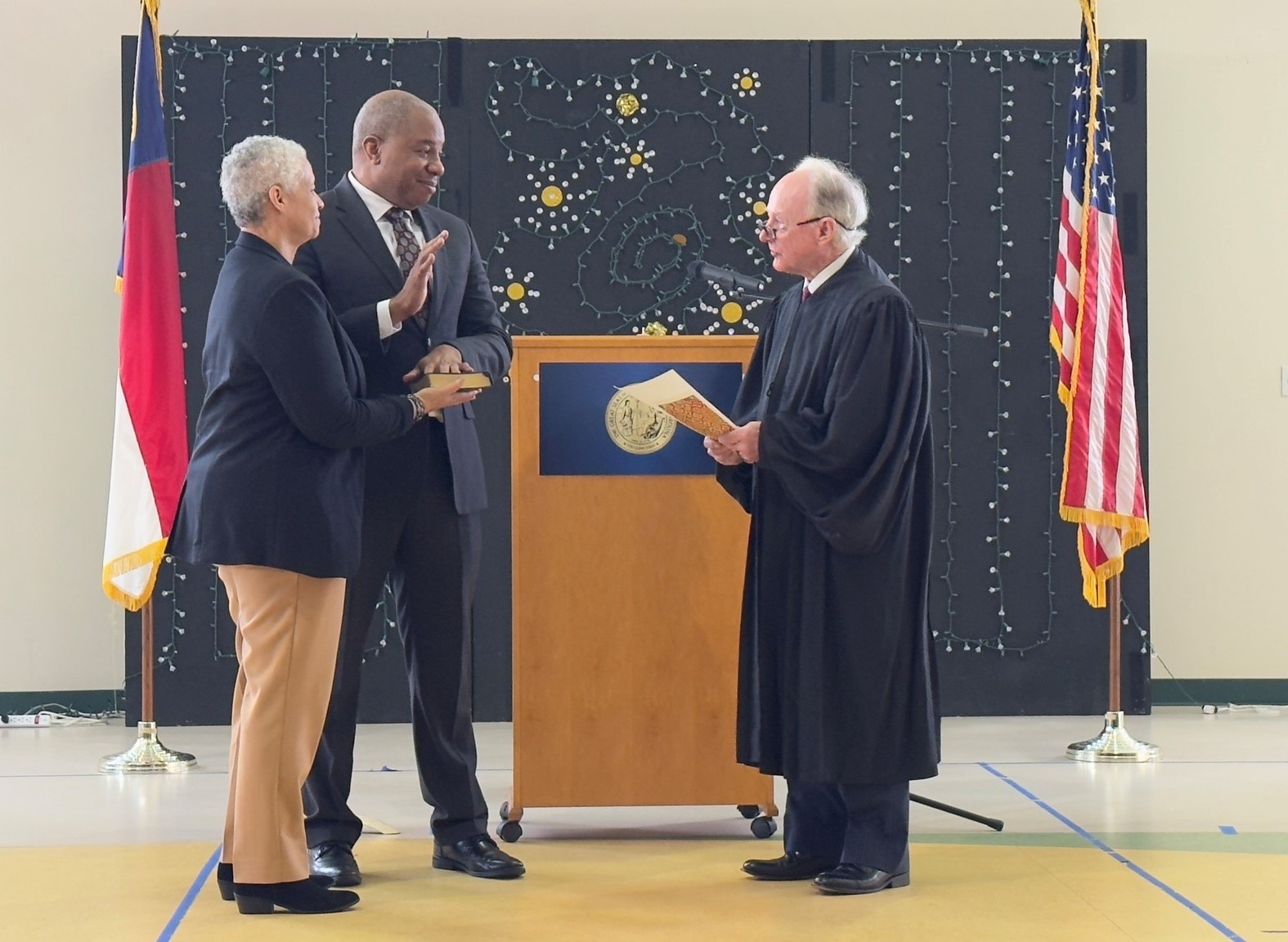 Mo Green is sworn in as state superintendent, starts tenure by thanking ...